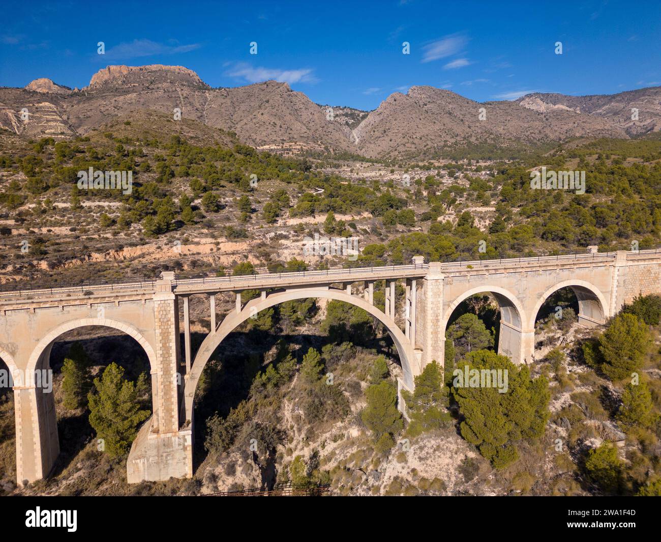Old bridge on the Maigmó Greenway, a fascinating 22 kilometer route ...