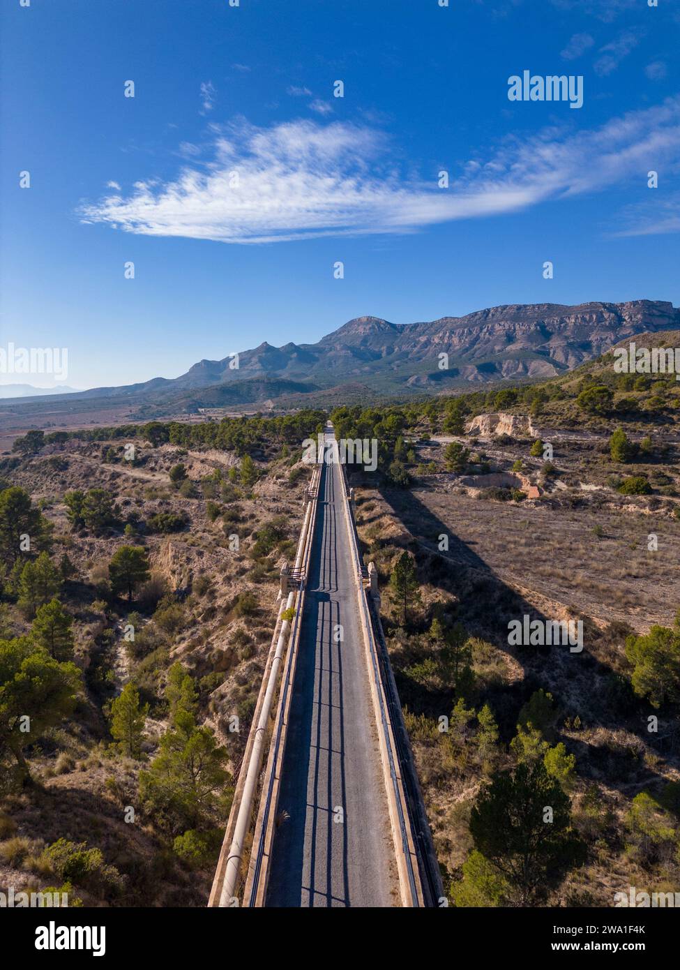 Old bridge on the Maigmó Greenway, a fascinating 22 kilometer route ...