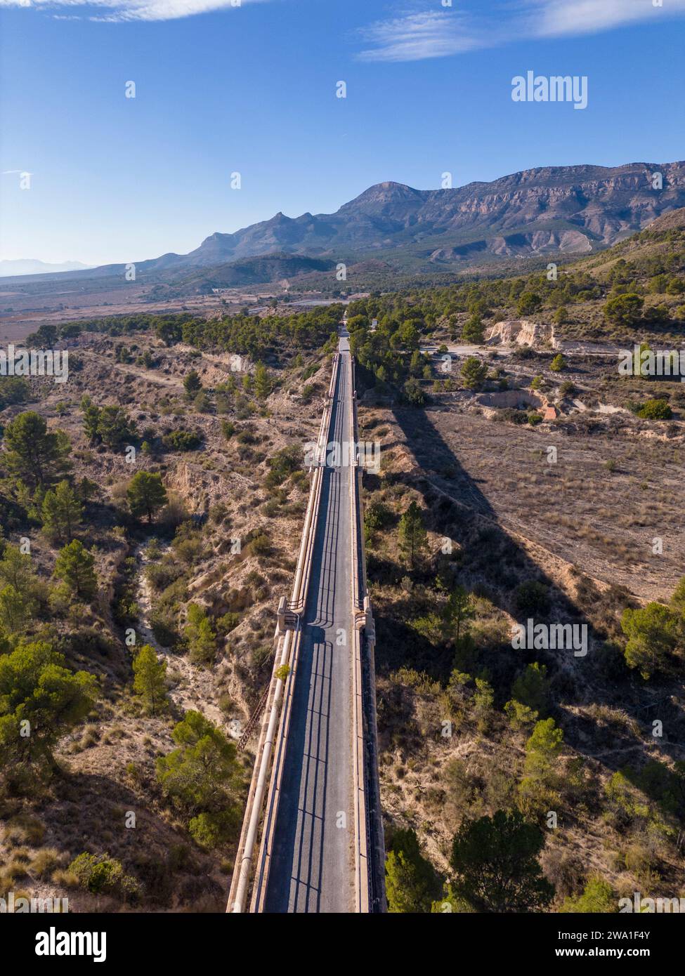 Old bridge on the Maigmó Greenway, a fascinating 22 kilometer route ...