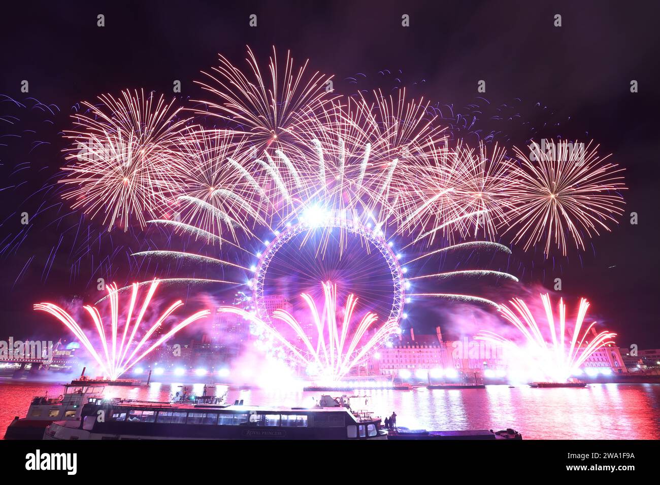 New Years firework display London 2024 at The London Eye on The River ...