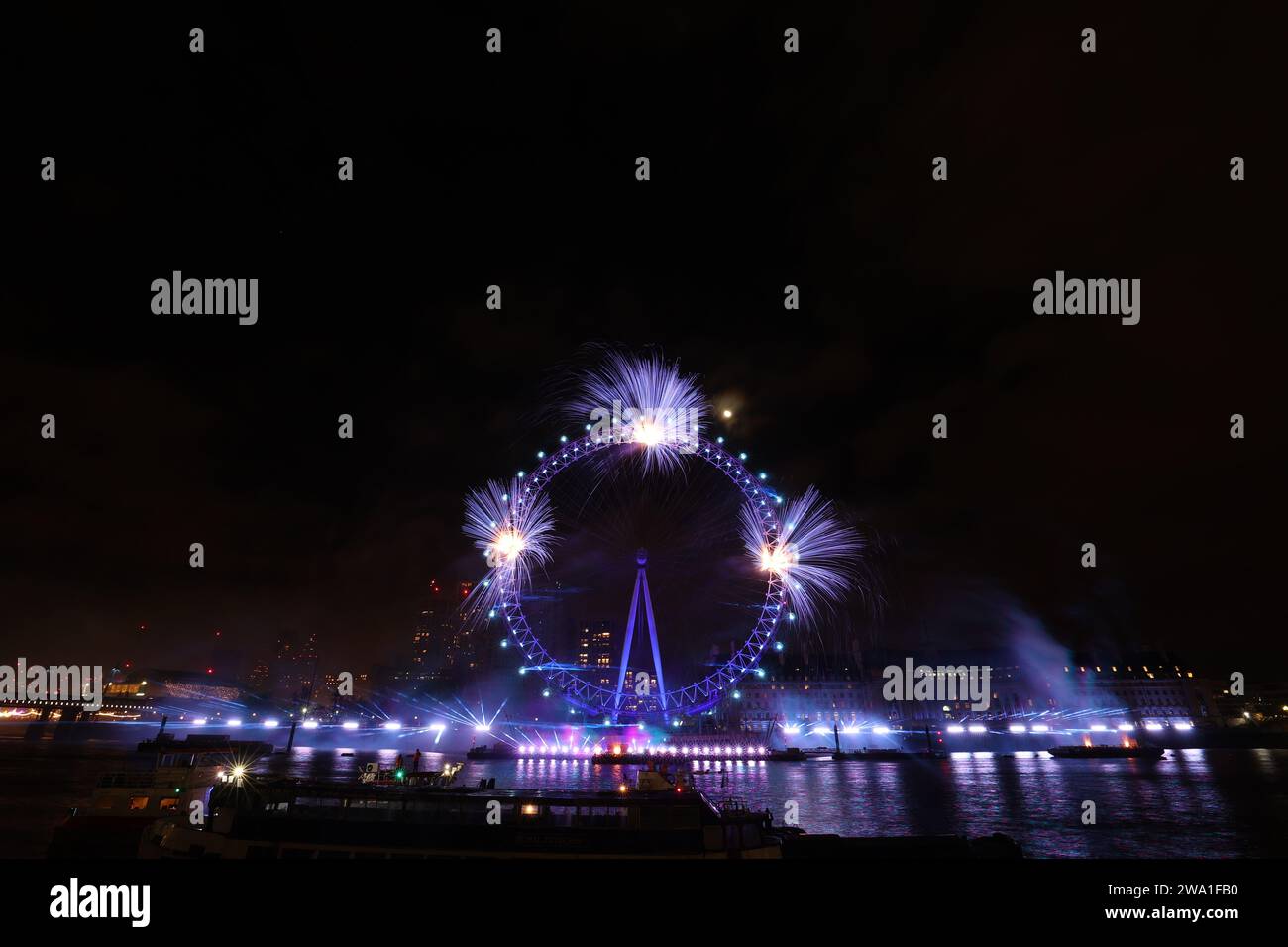 New Years firework display London 2024 at The London Eye on The River ...