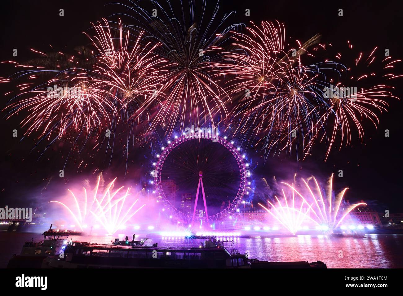New Years firework display London 2024 at The London Eye on The River ...