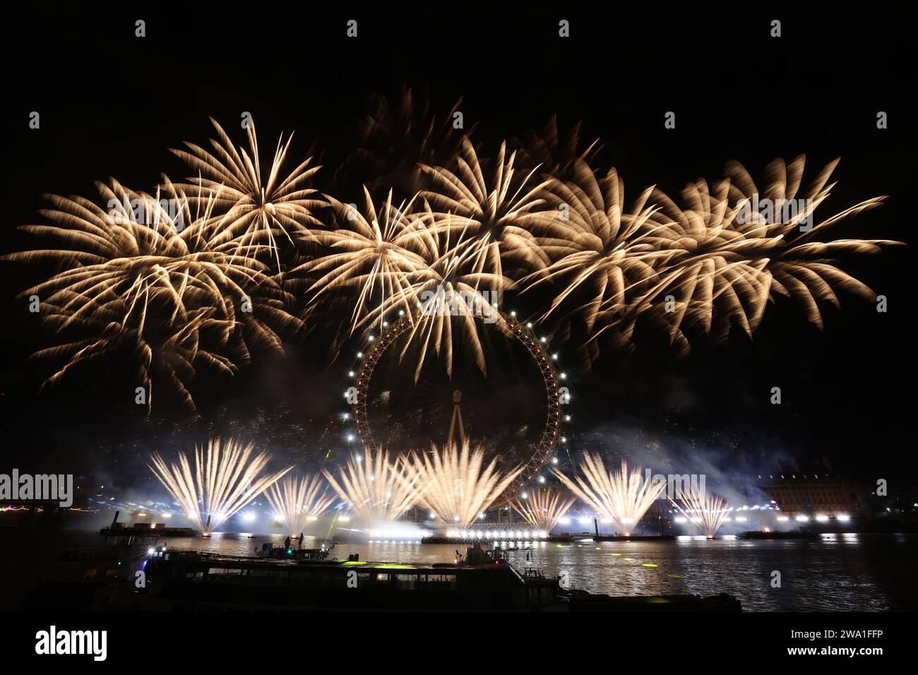 New Years firework display London 2024 at The London Eye on The River ...
