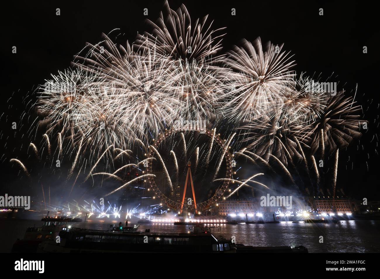 New Years firework display London 2024 at The London Eye on The River ...