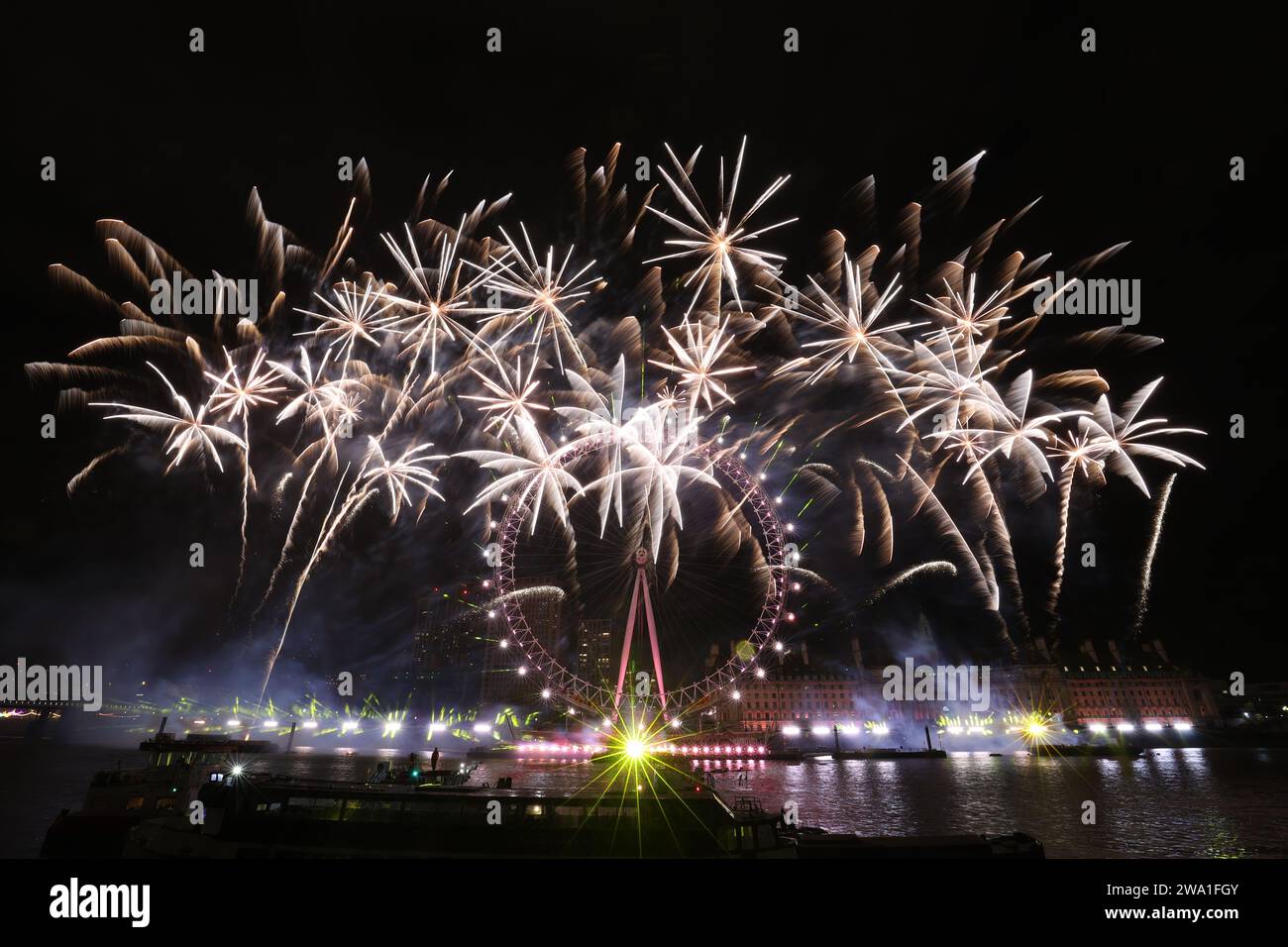 New Years firework display London 2024 at The London Eye on The River ...