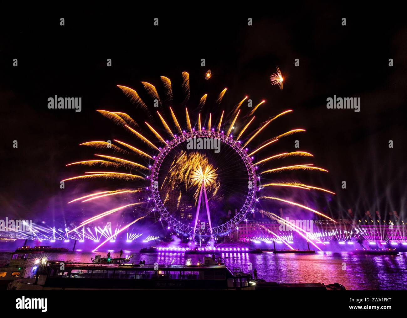 New Years firework display London 2024 at The London Eye on The River ...