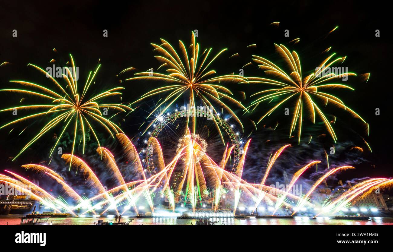 New Years firework display London 2024 at The London Eye on The River ...