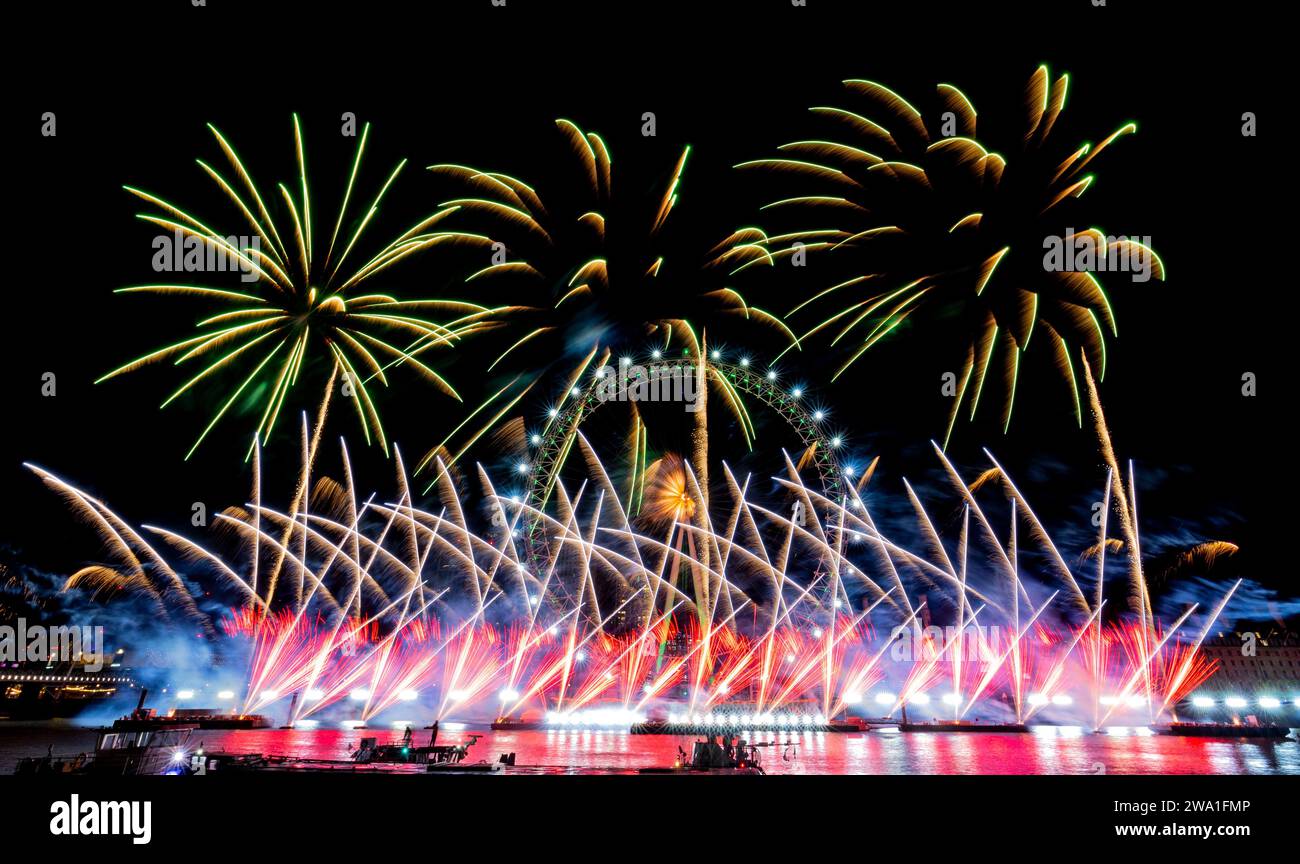 New Years firework display London 2024 at The London Eye on The River ...