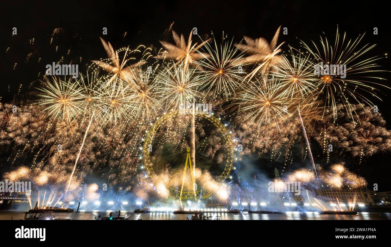 New Years firework display London 2024 at The London Eye on The River ...