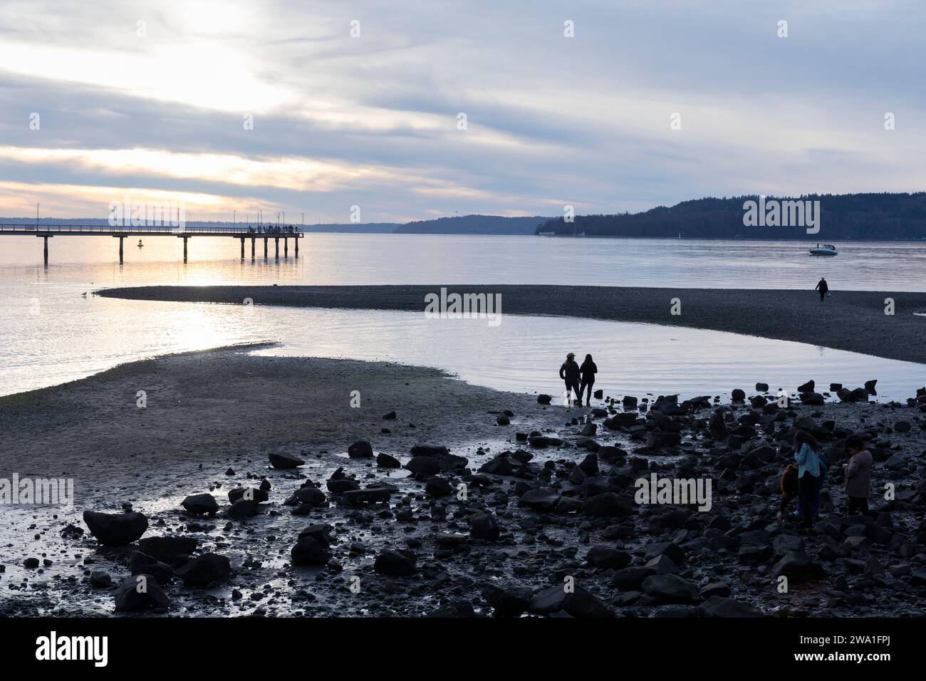 Des Moines, Washington, USA. 31st December, 2023. Visitors enjoy the ...