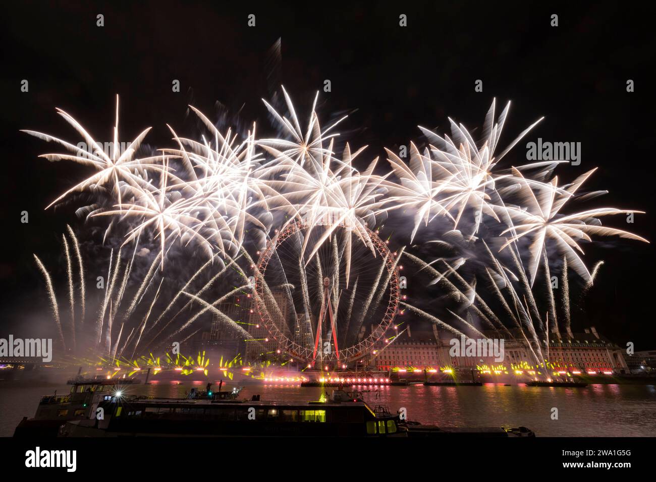 New Years firework display London 2024 at The London Eye on The River ...