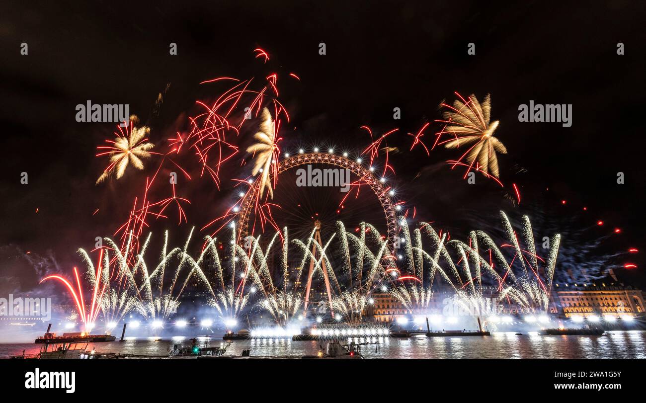 New Years firework display London 2024 at The London Eye on The River ...