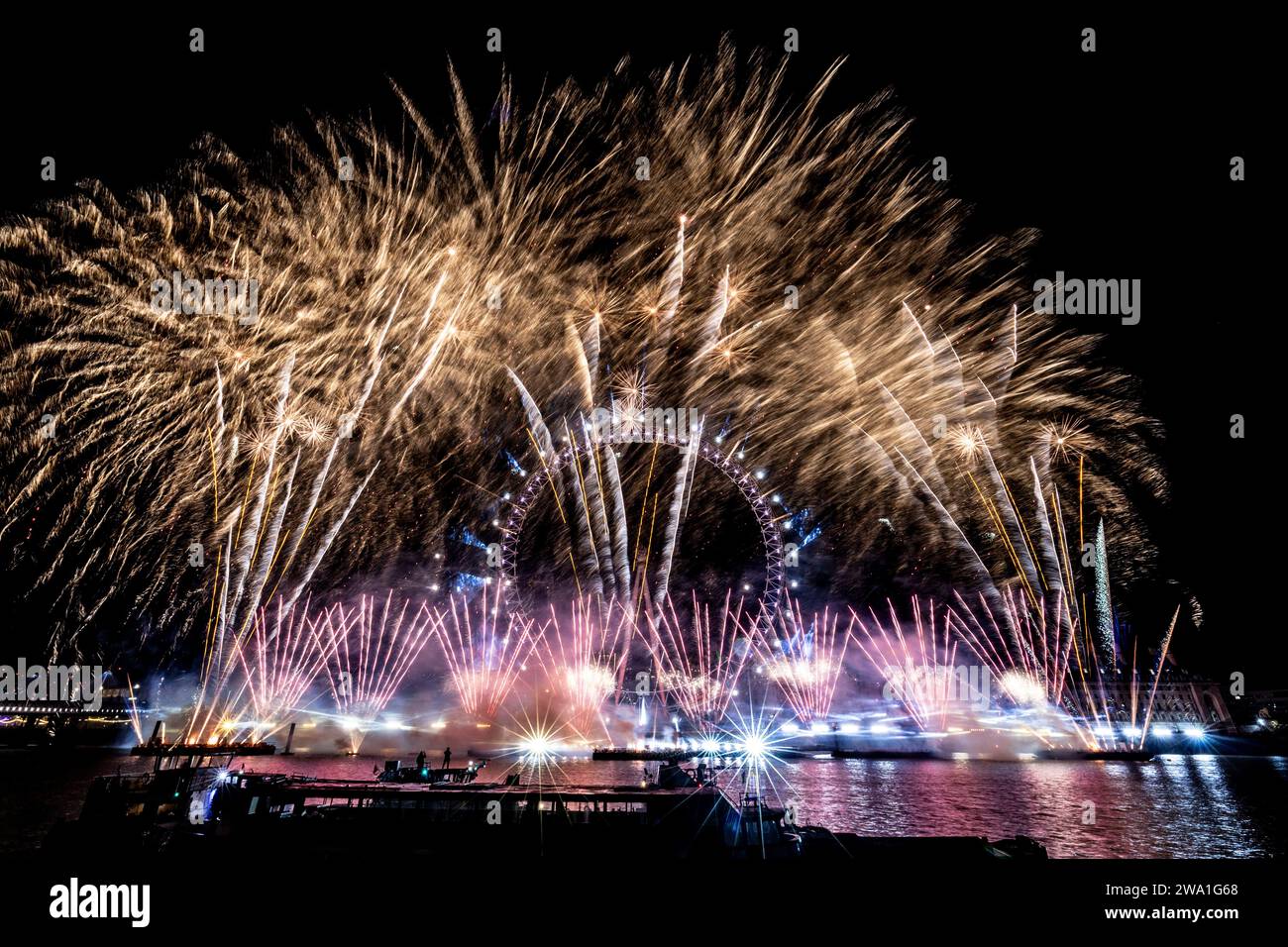 New Years firework display London 2024 at The London Eye on The River ...
