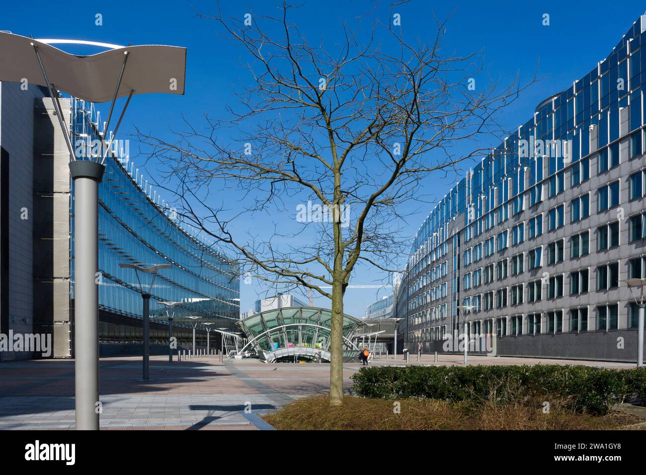 Esplanade Solidarnosc du Parlement Europeen and Simone Veil Agora ...