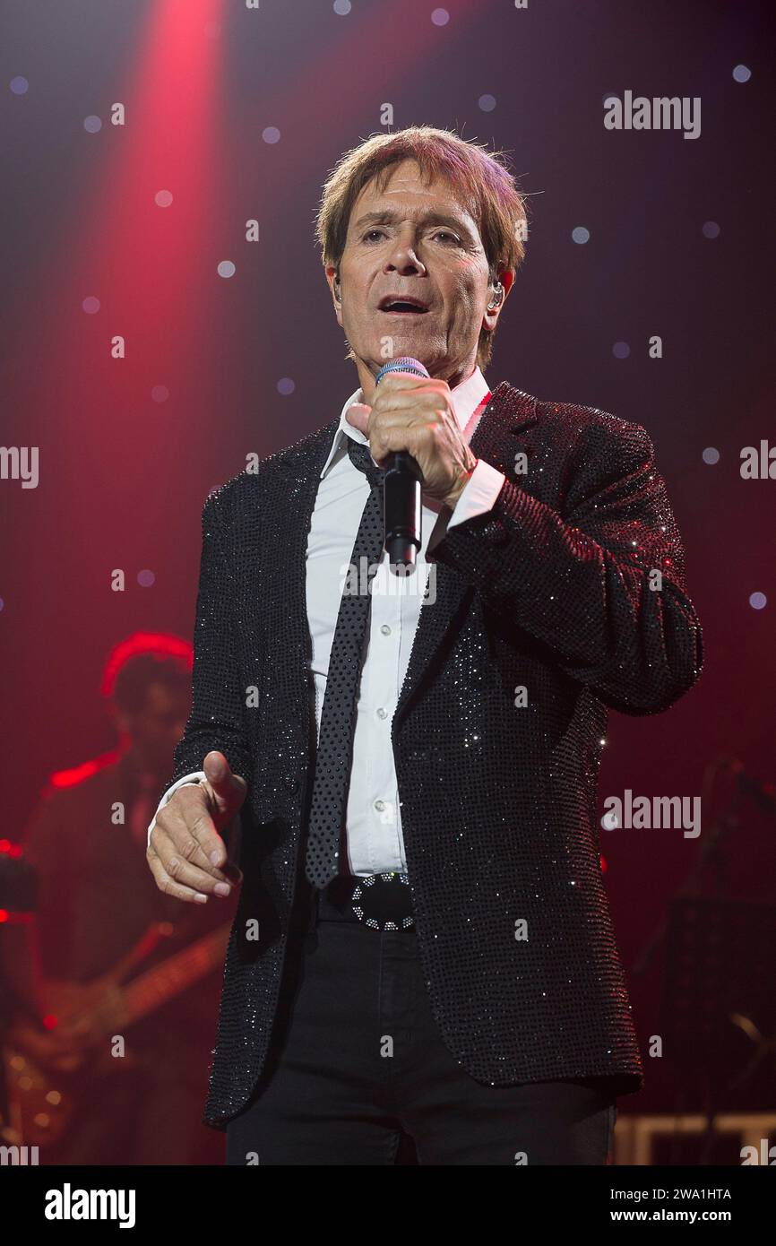 Cliff Richard live in Brussels | Cliff Richard en concert au Palais 12 ...