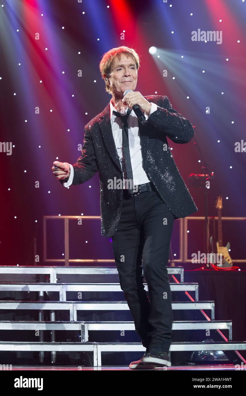 Cliff Richard live in Brussels | Cliff Richard en concert au Palais 12 ...