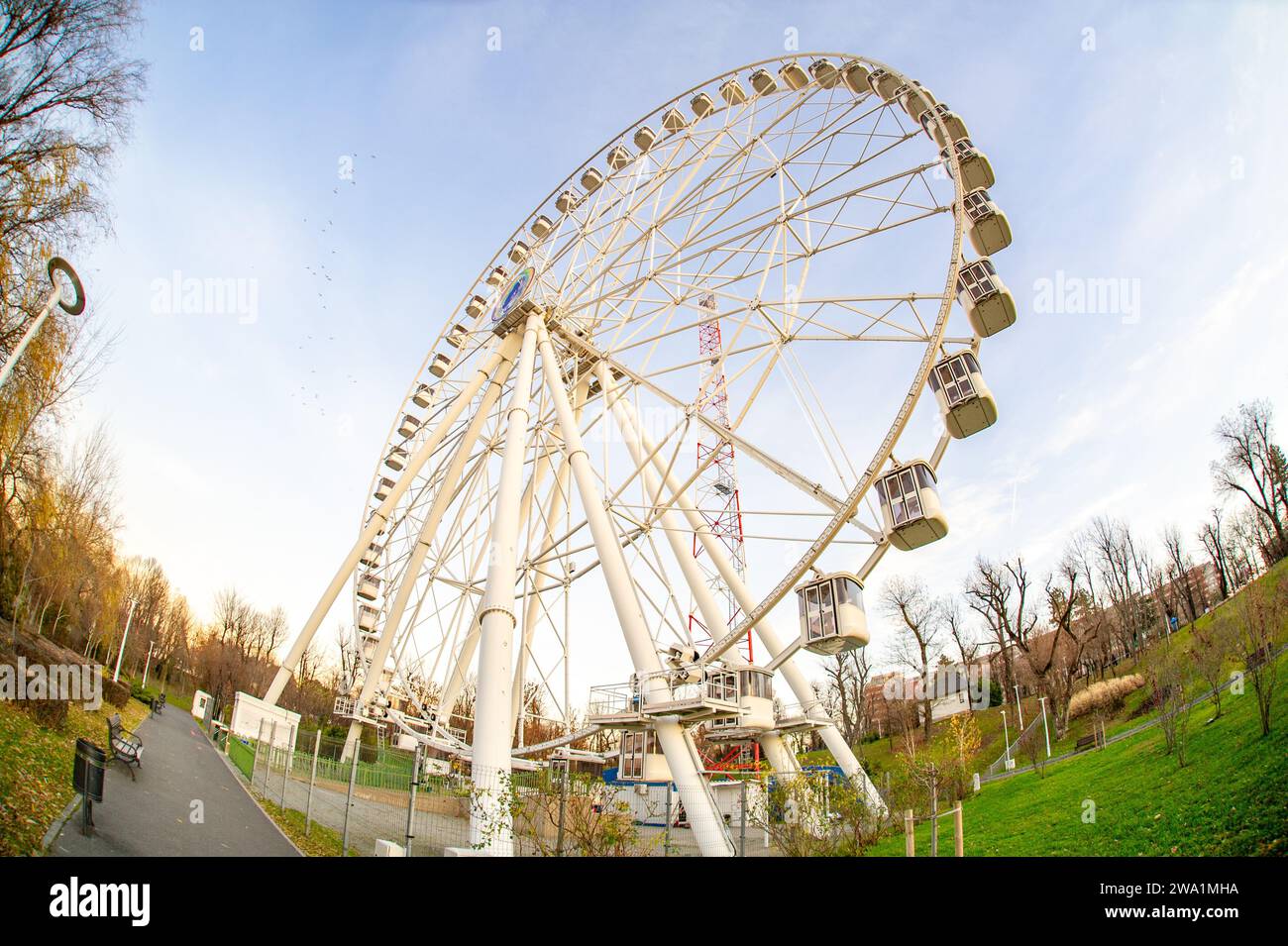Ferris wheel on Tei Park in Bucharest, Romania Stock Photo - Alamy