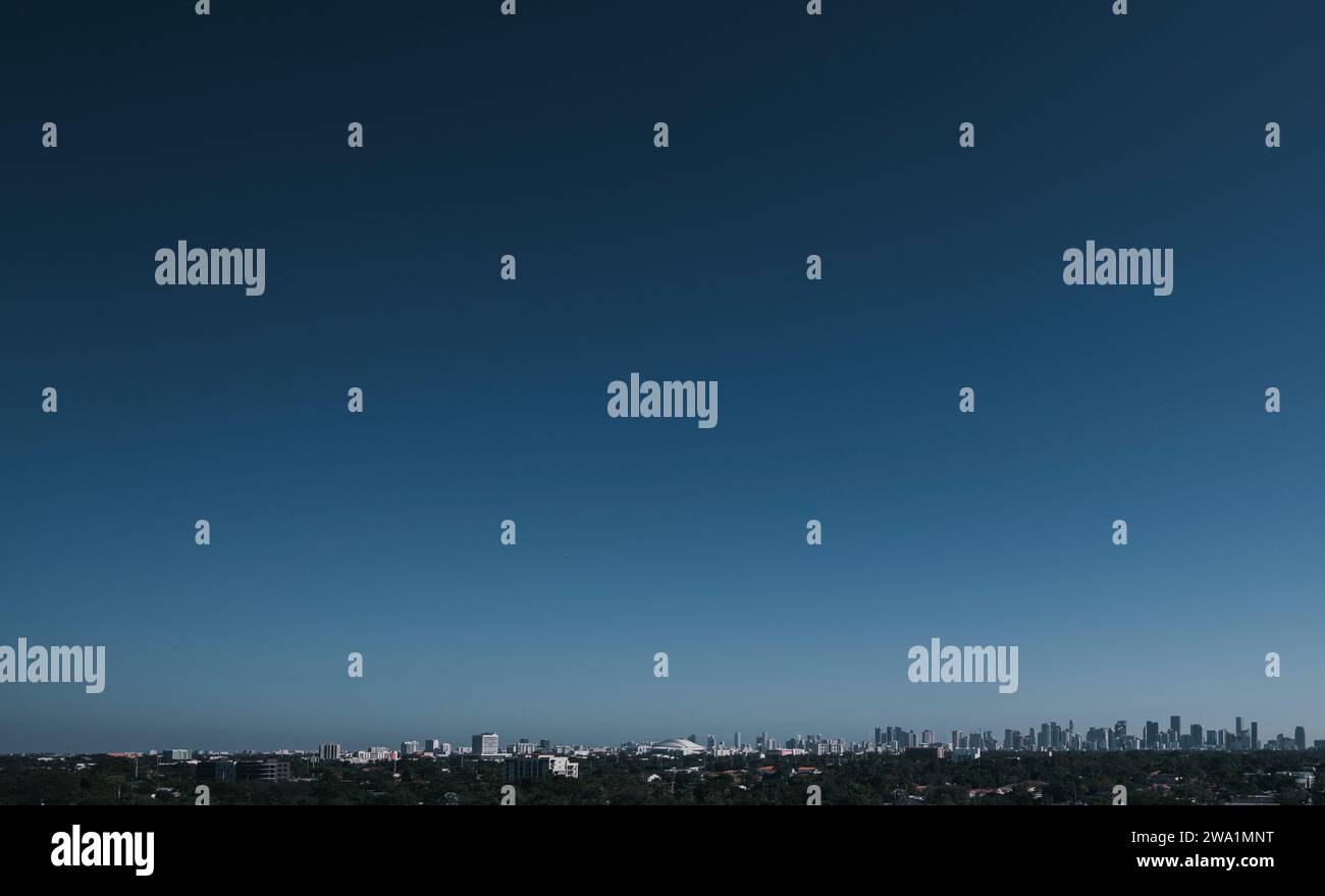 Miami skyline blue hi-res stock photography and images - Alamy
