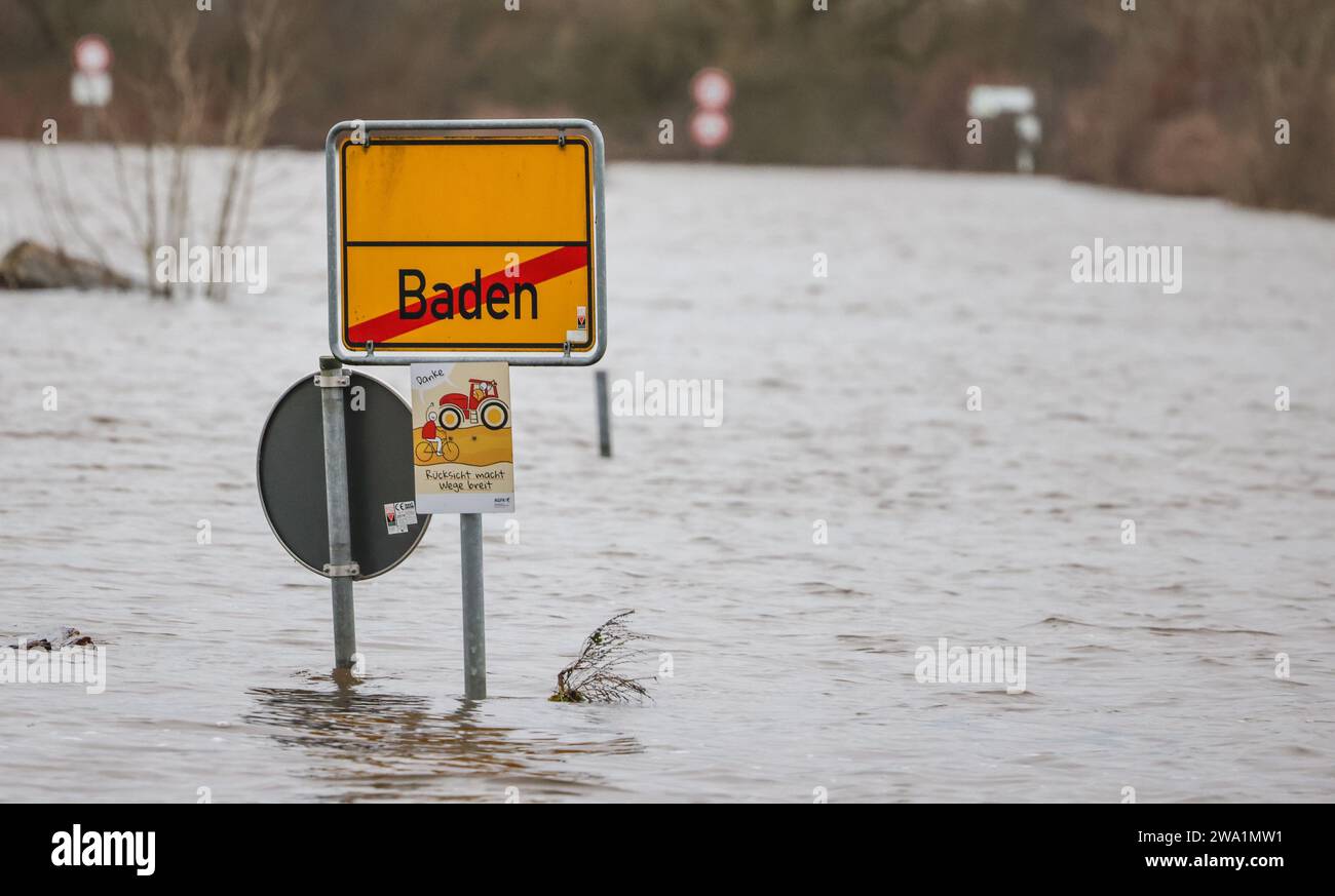 Achim, Germany. 01st Jan, 2024. A town exit sign protrudes from the ...