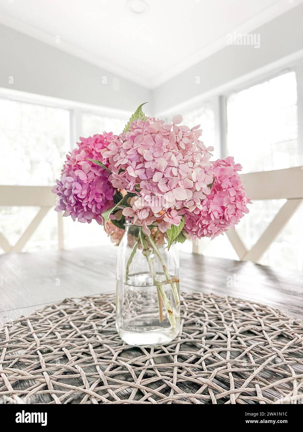 Vase of hydrangeas hi-res stock photography and images - Alamy