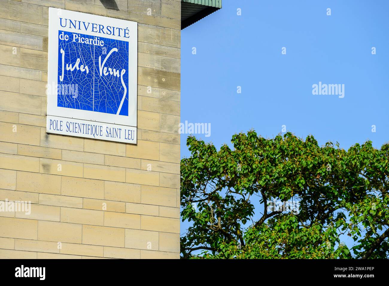 Jules Verne University buildings in Amiens | Batiments de l'universite ...