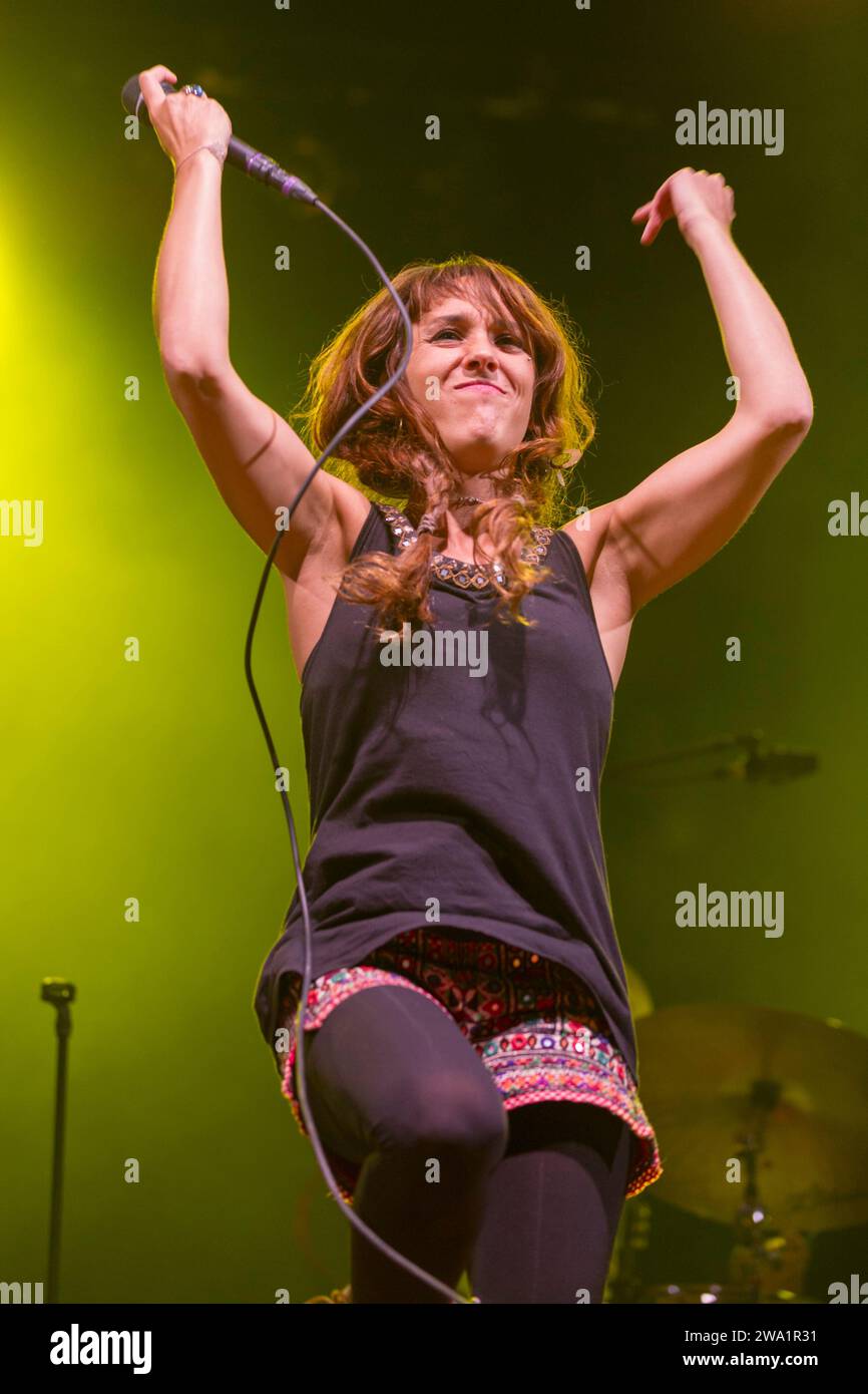 Zaz en concert a la fete des solidarites | The french singer Zaz in ...