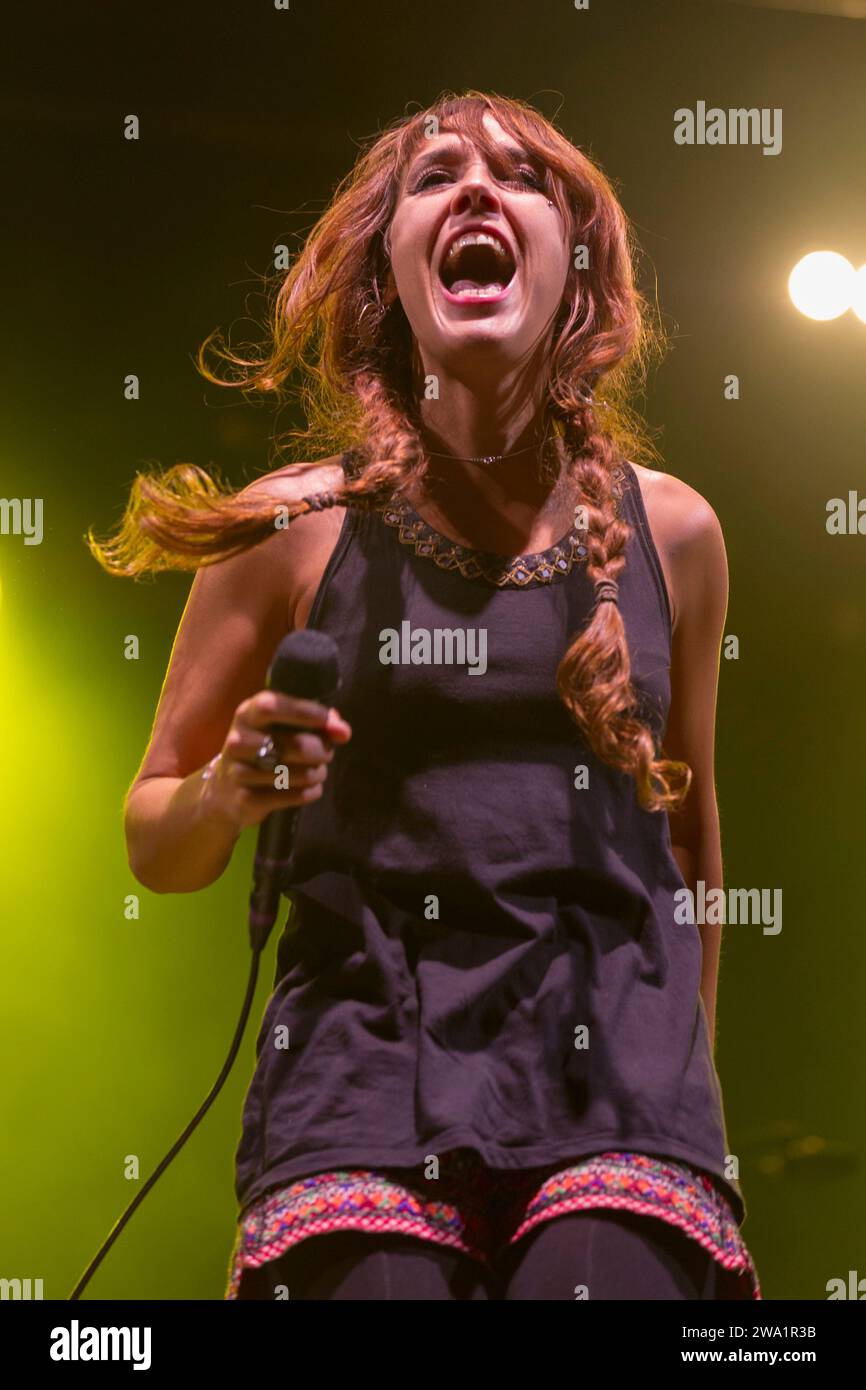 Zaz en concert a la fete des solidarites | The french singer Zaz in ...