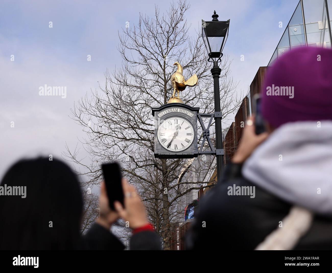 London, UK. 31st Dec, 2023. Spurs' iconic Cockerel Clock returns to the ...