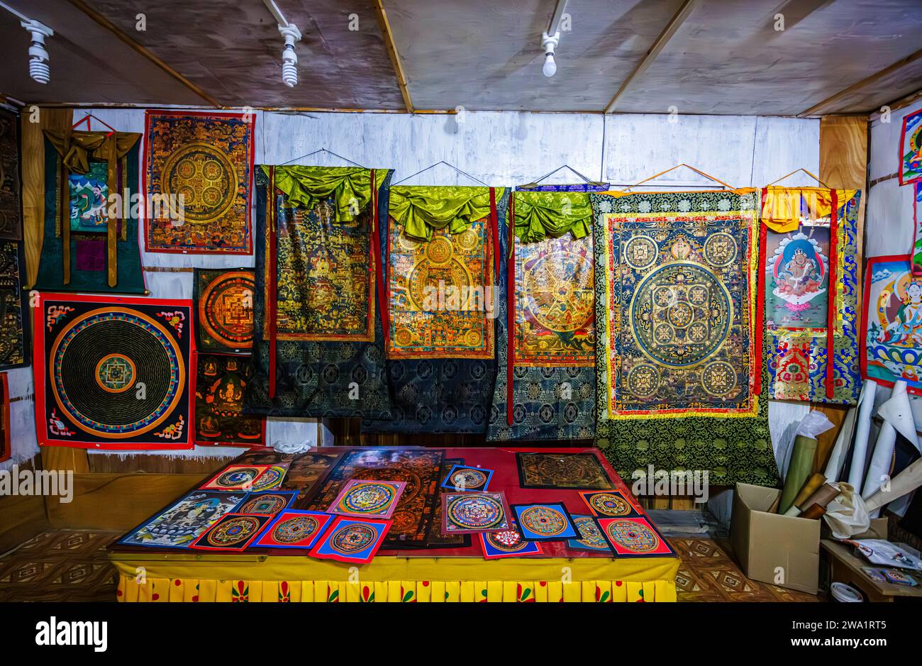 Thangkas hi-res stock photography and images - Alamy