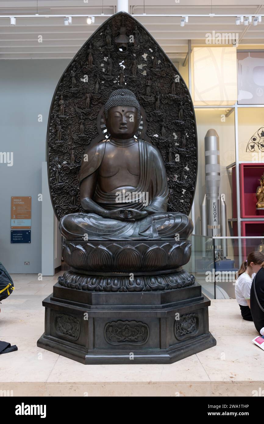 Buddha Amida bronze statue from Japan, 1800-1850. Exhibit in National ...