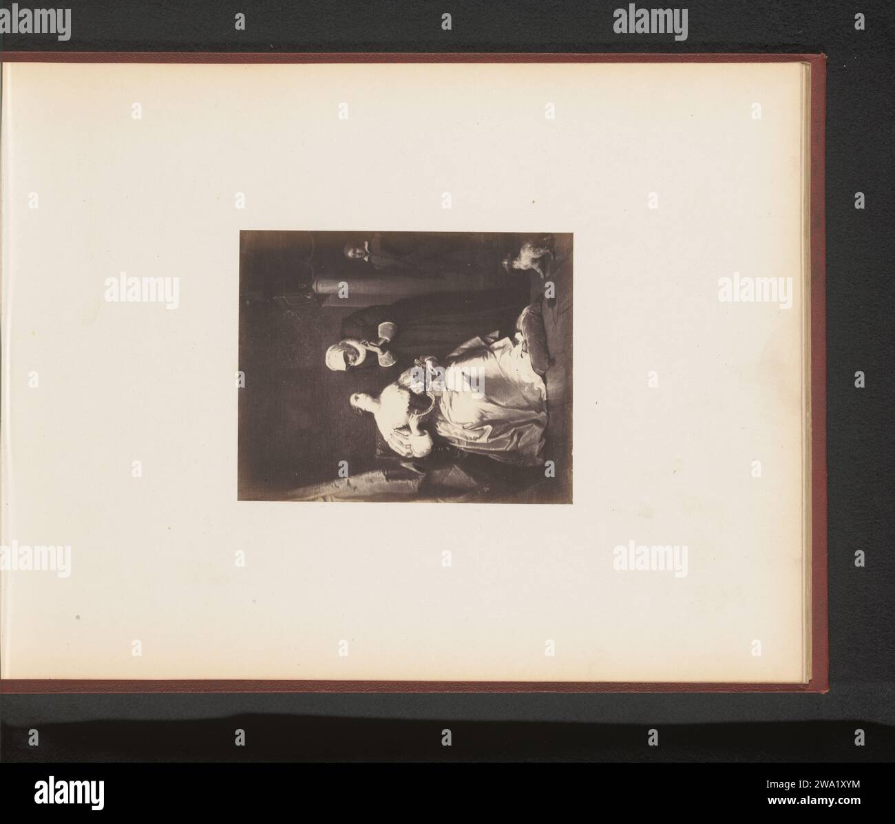 Woman jewel box hi-res stock photography and images - Alamy