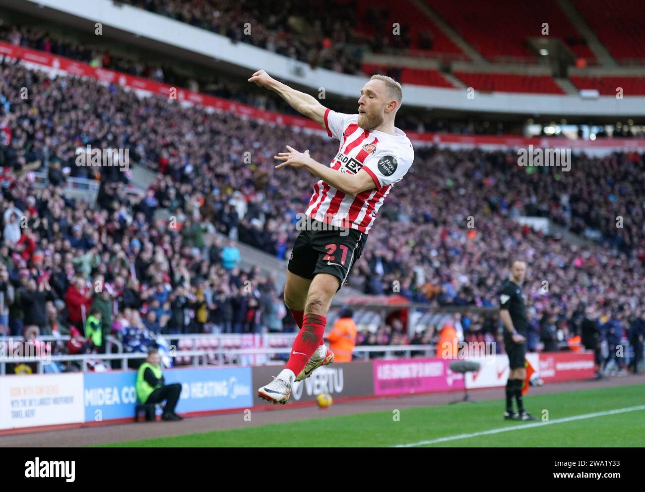 Sunderland's Alex Pritchard celebrates scoring their side's first goal ...