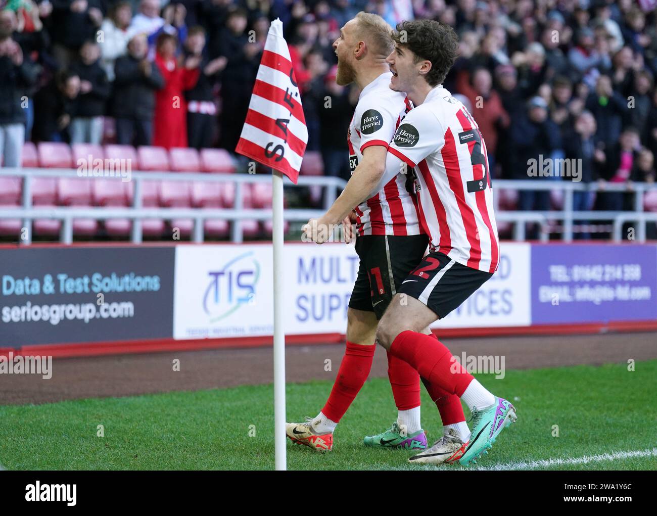 Sunderland's Alex Pritchard (left) celebrates scoring their side's ...