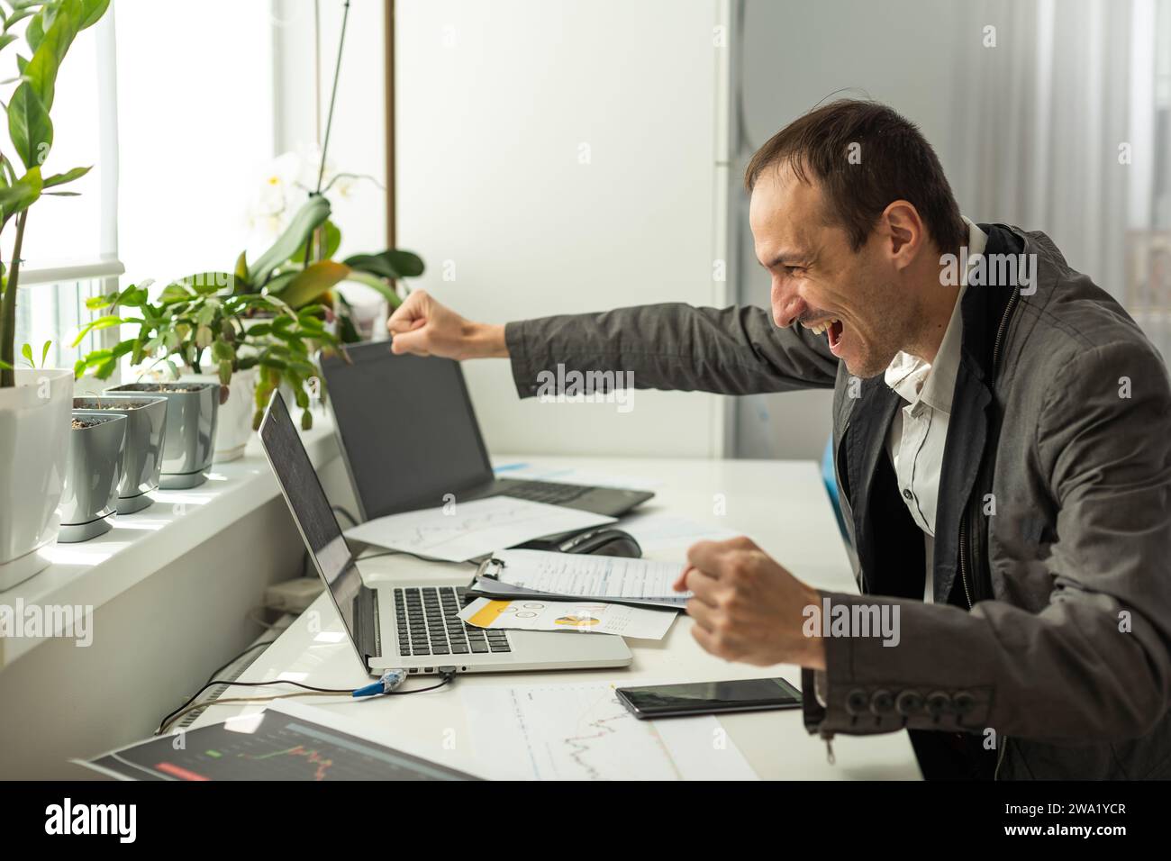 Panic attack at work boss hi-res stock photography and images - Alamy