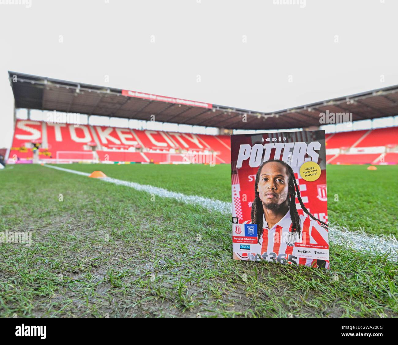 Stoke On Trent, UK. 01st Jan, 2024. Daniel Johnson of Stoke City on the ...