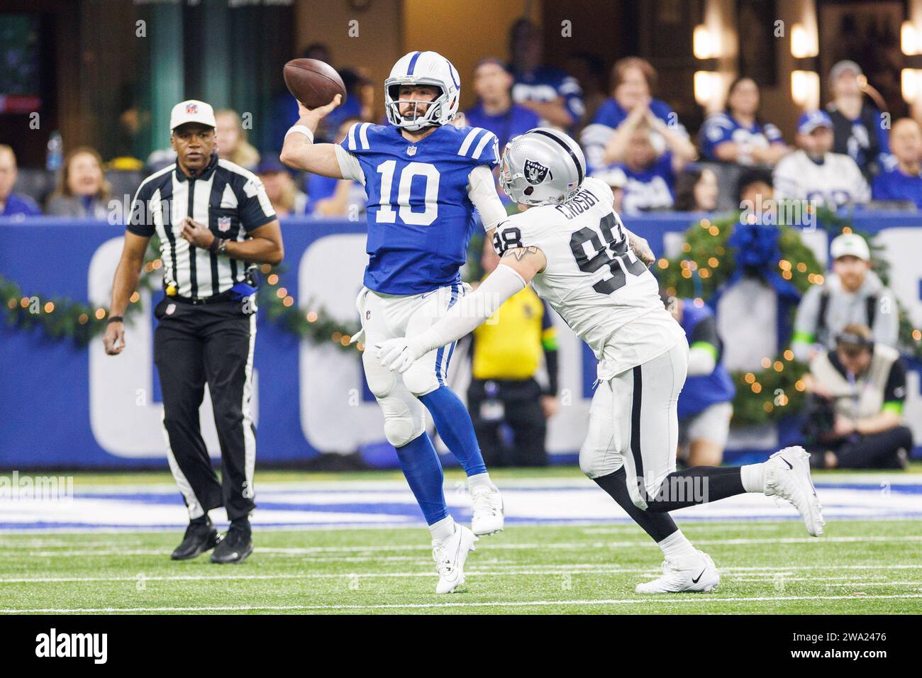 Indianapolis, Indiana, USA. 31st Dec, 2023. Indianapolis Colts quarterback Gardner Minshew (10 ...