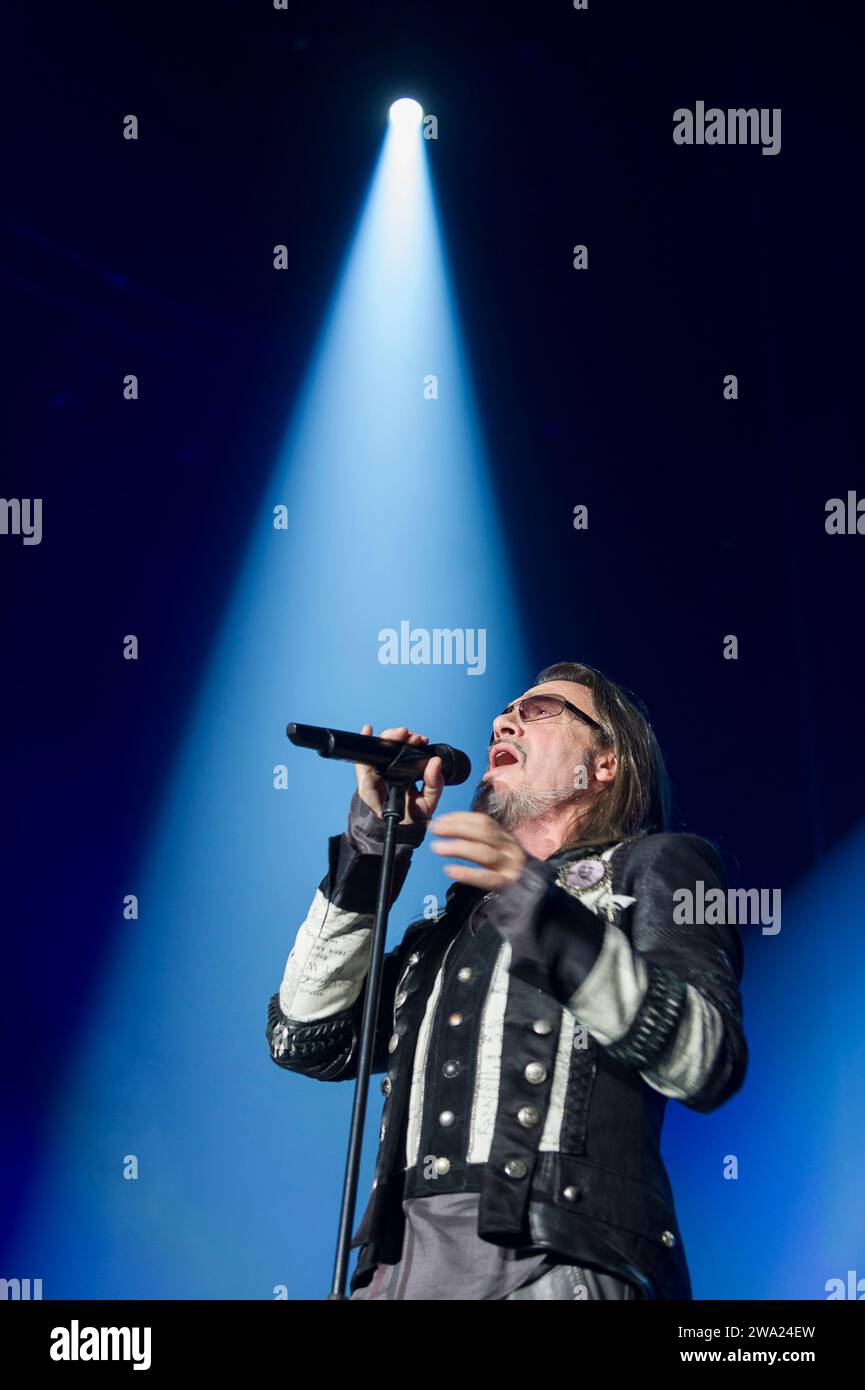 Florent Pagny en concert a Forest National | The french singerFlorent ...