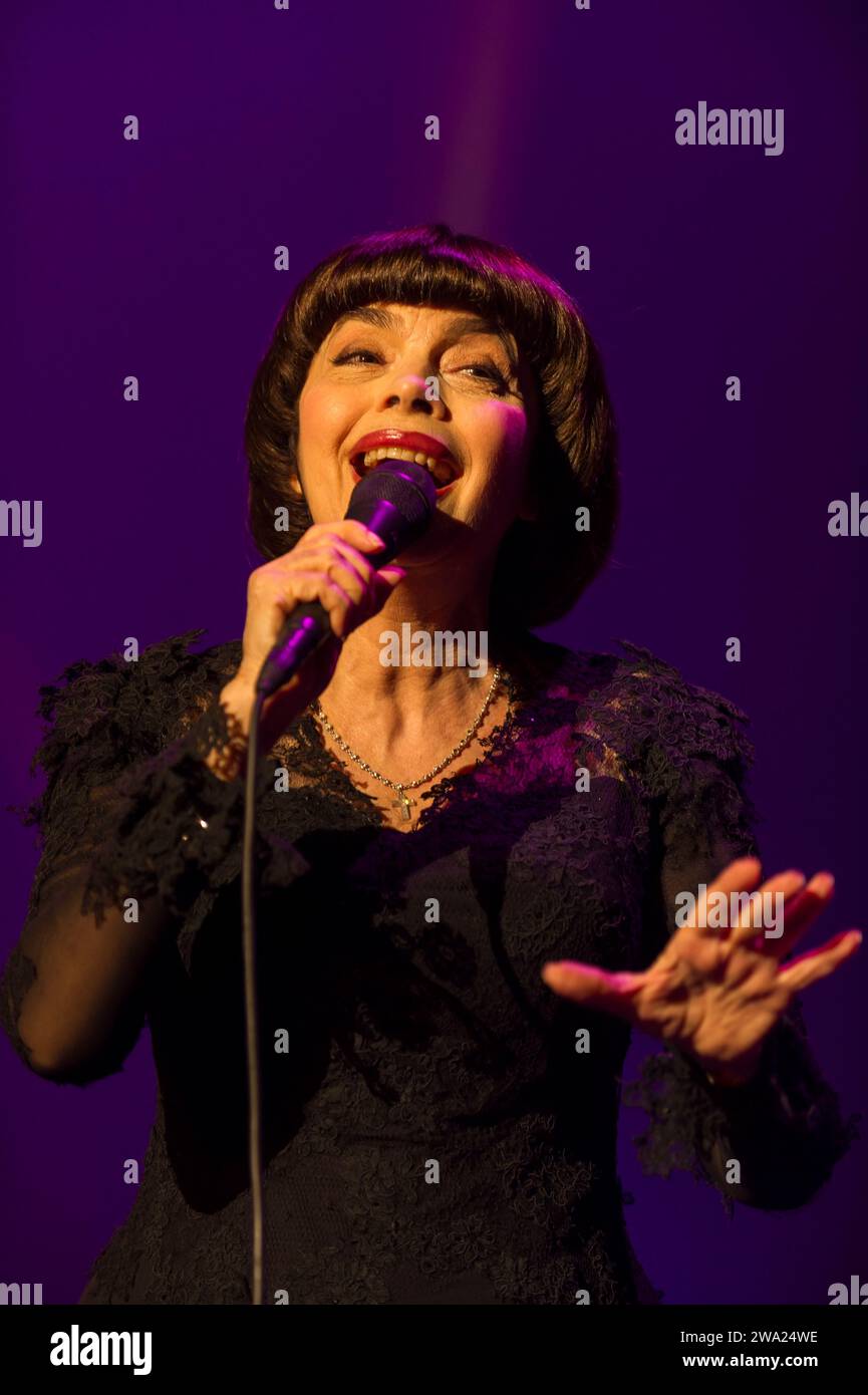 La chanteuse francaise Mireille Mathieu en concert au Cirque Royal ...