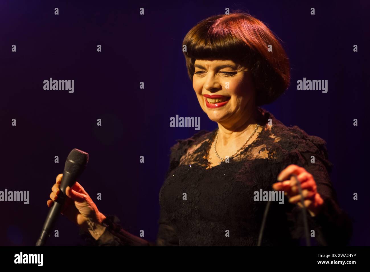 La chanteuse francaise Mireille Mathieu en concert au Cirque Royal ...