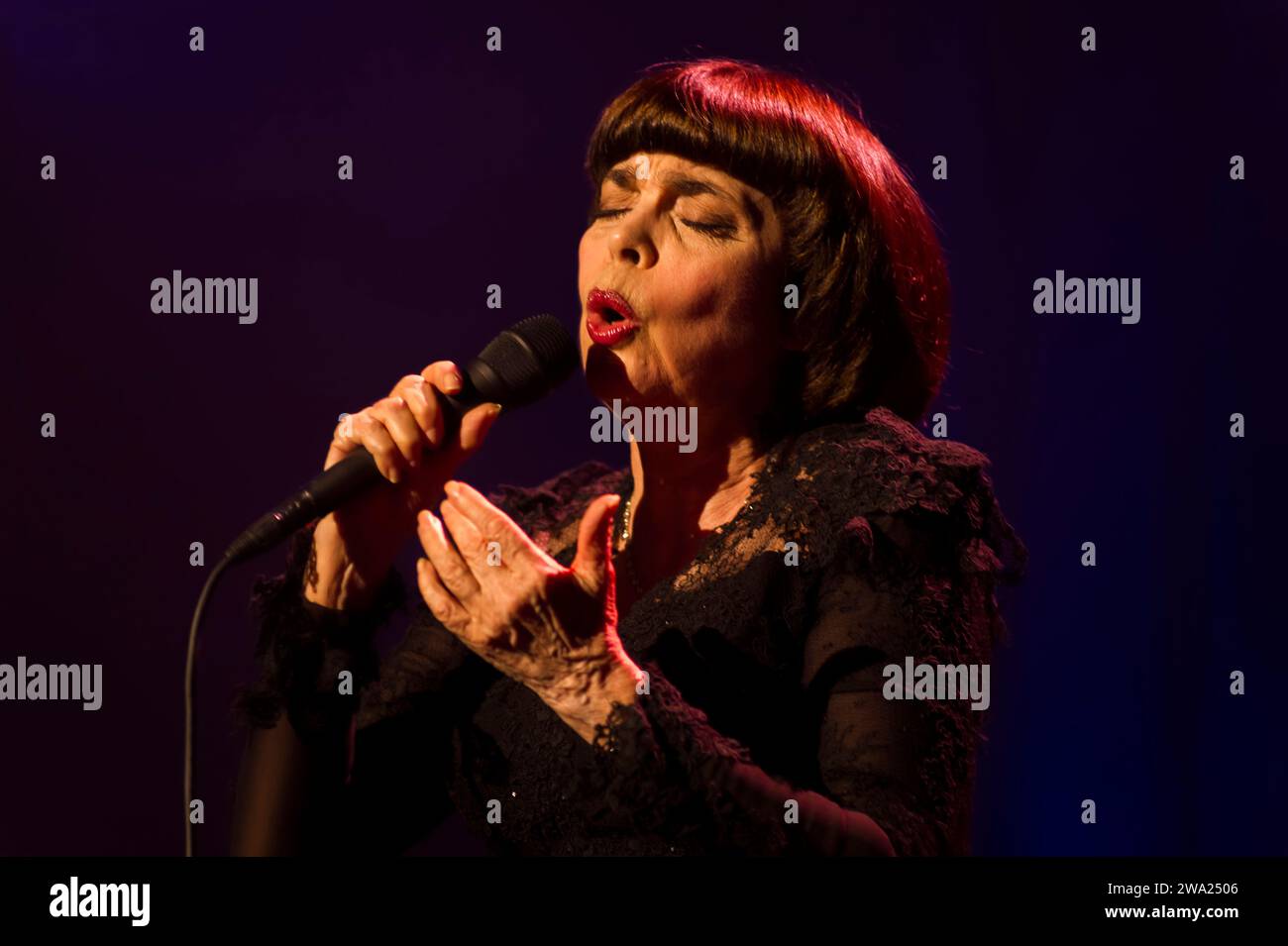 La chanteuse francaise Mireille Mathieu en concert au Cirque Royal ...
