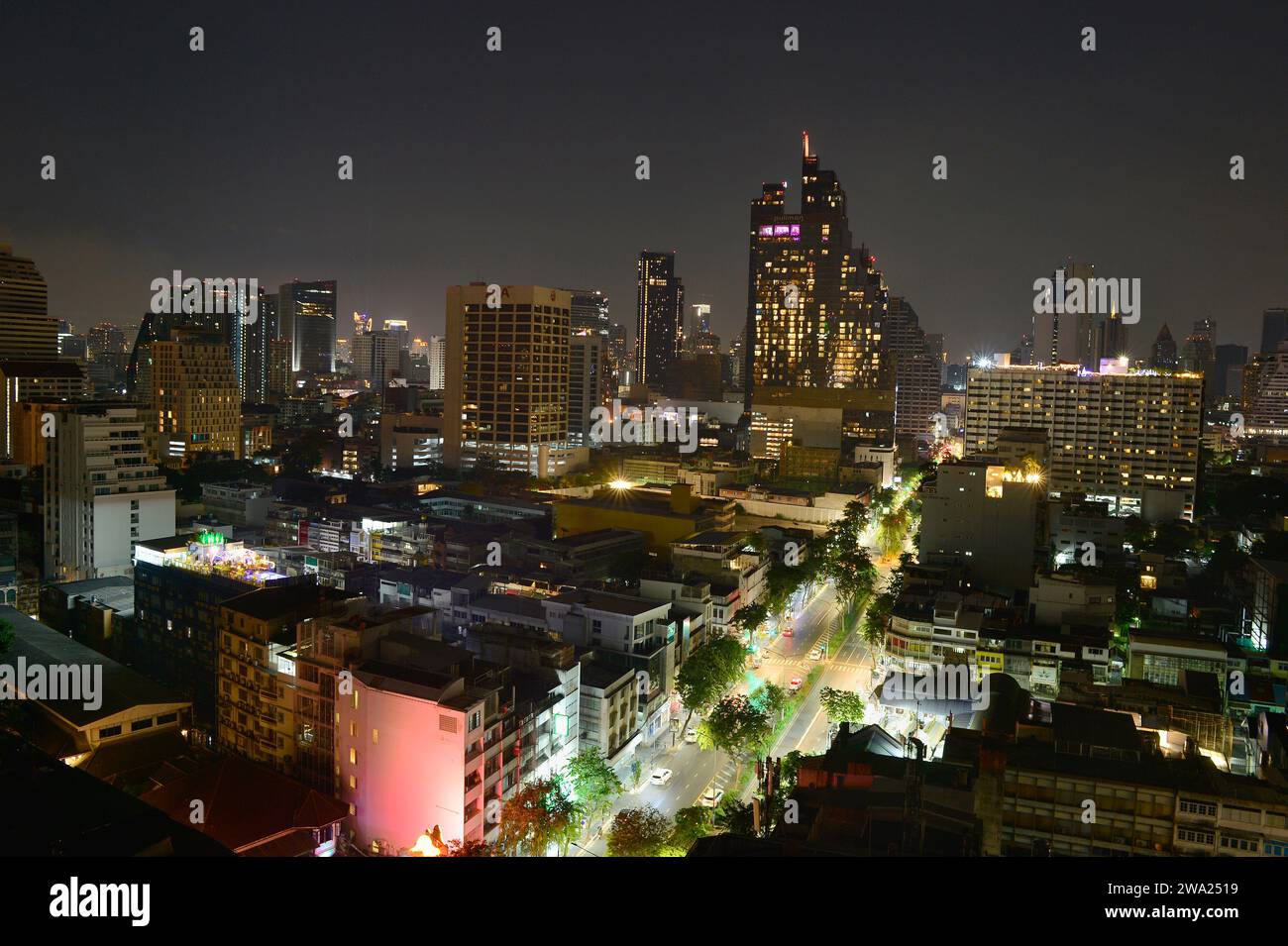 Bangkok night time hi-res stock photography and images - Alamy