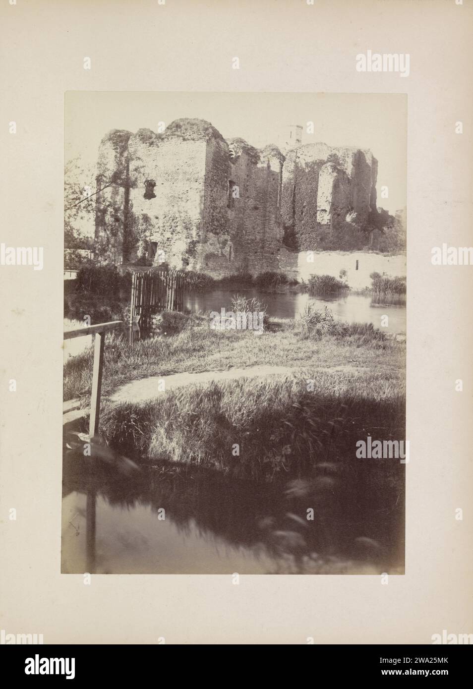 Ruin of the Brederode Castle in Santpoort, c. 1885 - c. 1900 photograph ...