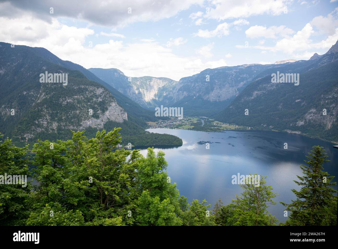 View of Lake Hallstatter from the observation deck Stock Photo - Alamy