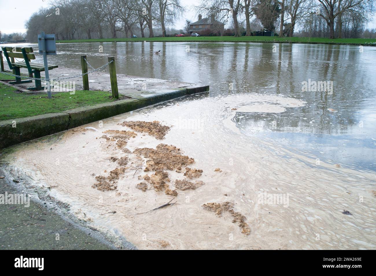 Datchet, UK. 1st January, 2024. Thames Water have been discharging ...