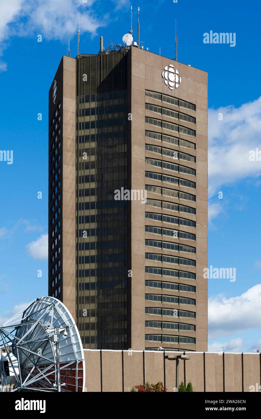 Tour qui abrite l'administration et les studios de Radio-Canada a ...