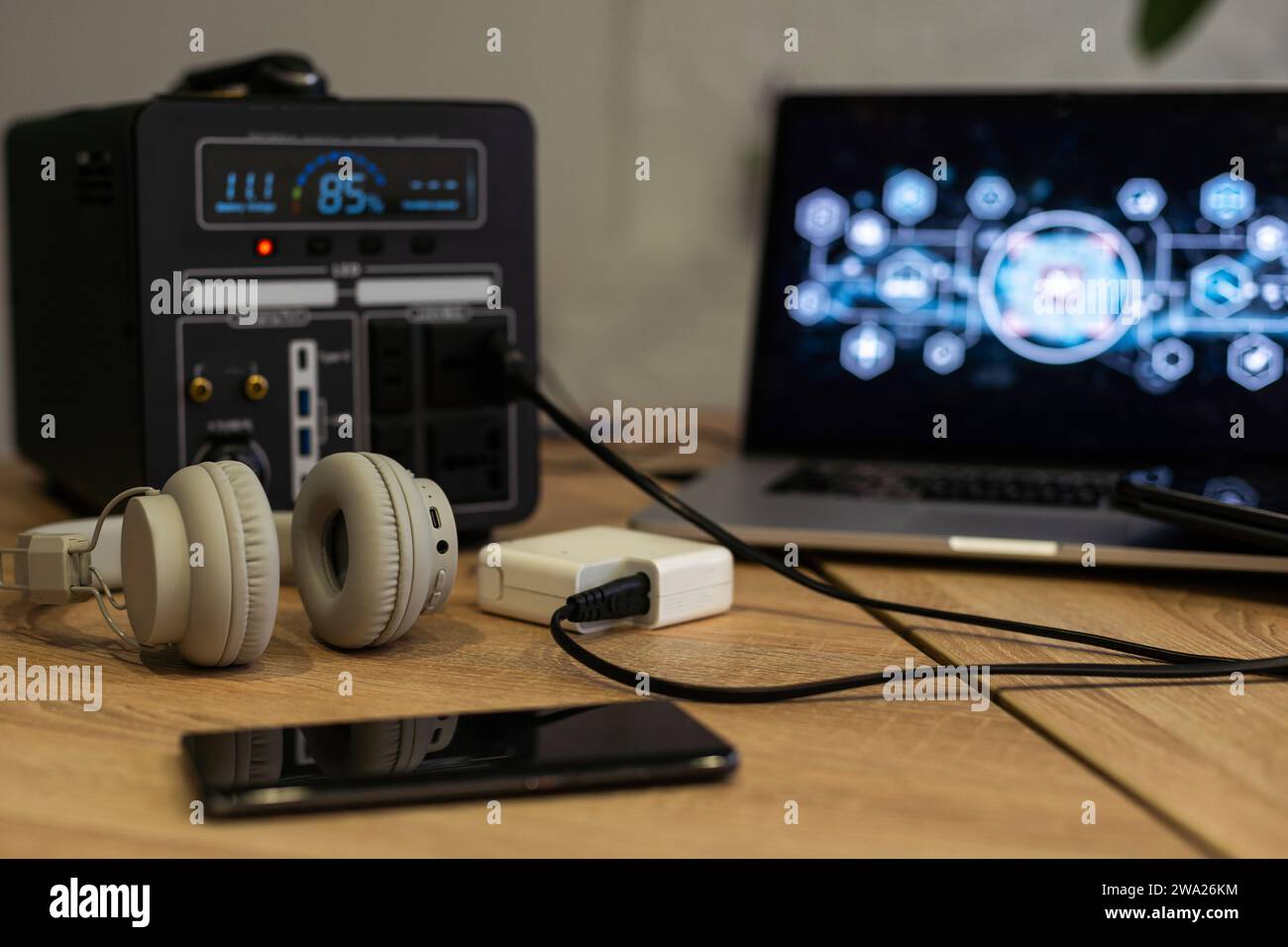 Portable power station solar electricity generator - laptop, phone ...