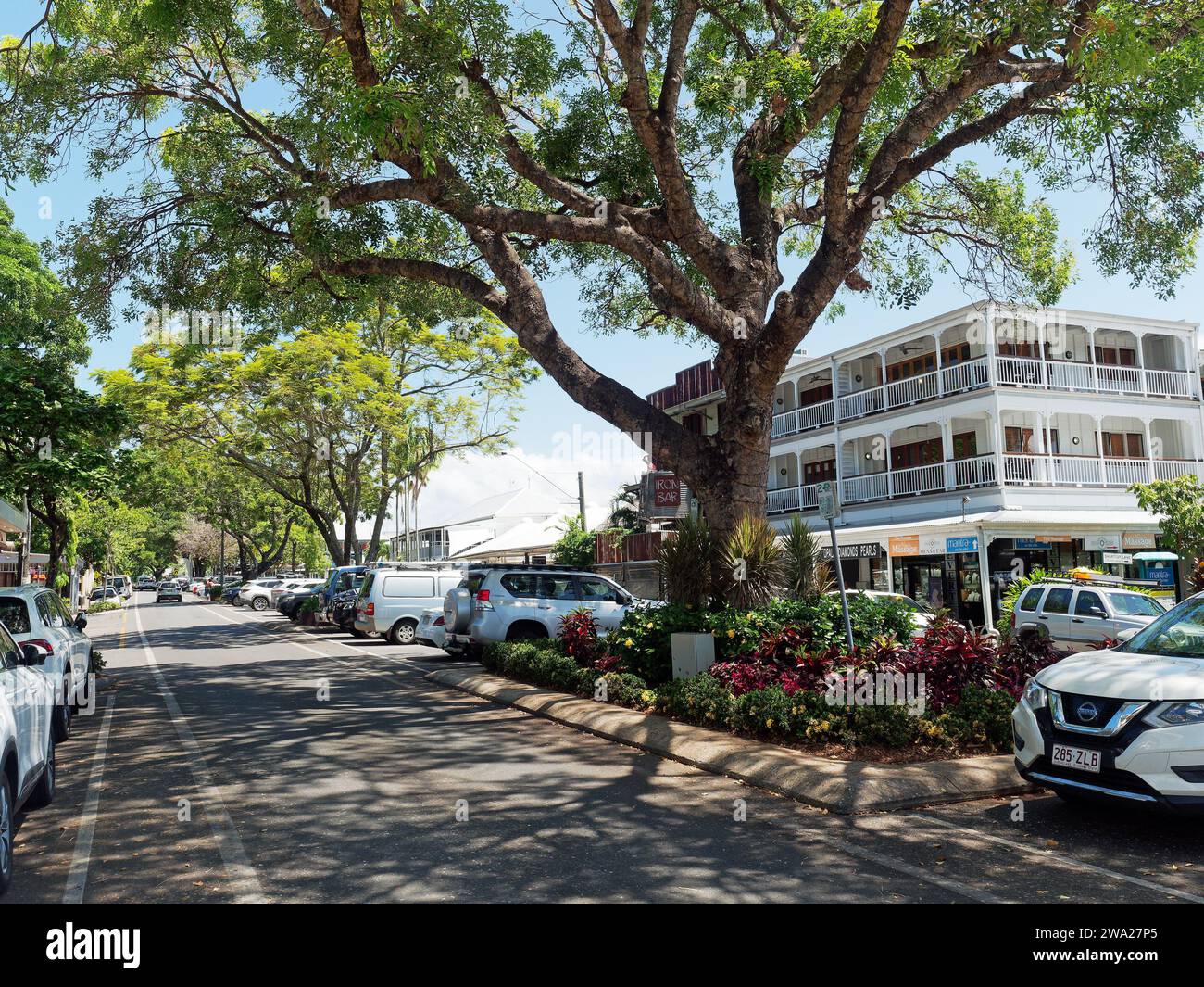 Shops restaurants bars hi-res stock photography and images - Alamy