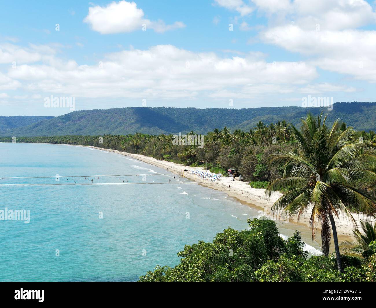 Australia queensland golden beach hi-res stock photography and images ...