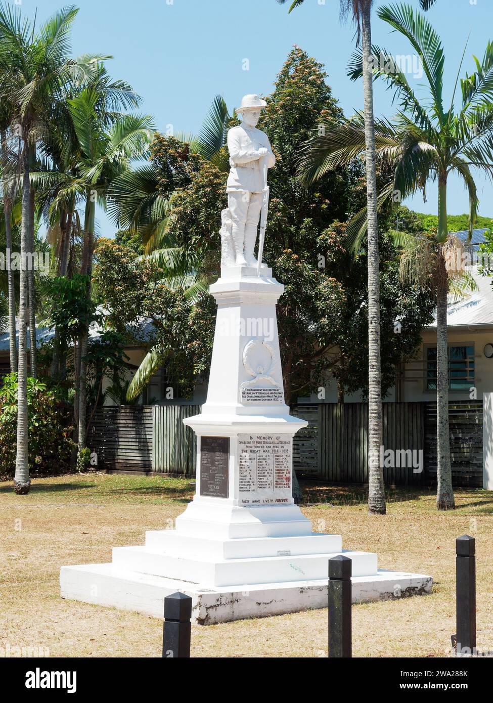 Australian statue hi-res stock photography and images - Alamy