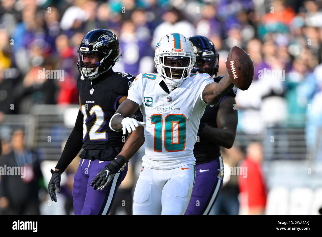 Miami Dolphins wide receiver Tyreek Hill (10) gestures after catching a ...
